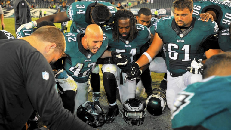 locking-arms-stefen-wisniewski Locking Arms Men: