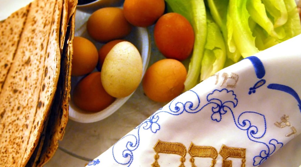 Locking Arms Men: BUILDING AUTHENTIC MEN WHO LOVE GOD, LOVE ONE ANOTHER ...